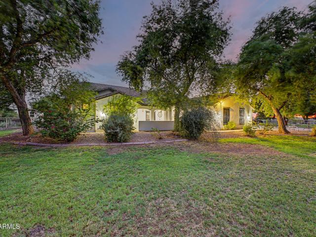38816 n kennedy drive