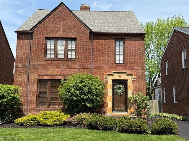 3881 Grenville Rd, University Heights, OH 44118
