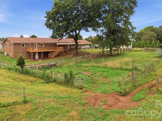 3881 Summerow Road