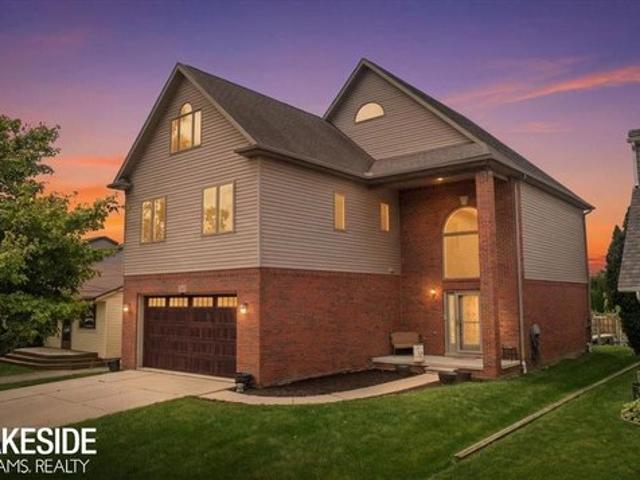38823 E Archer Dr, Harrison Township, MI 48045