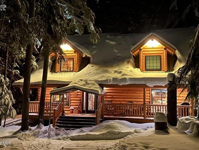3882 Cavanaugh Bay Rd, Coolin, ID 83821