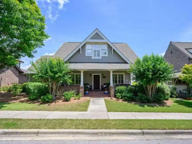 3882 VILLAGE CENTER DR, HOOVER, AL 35226