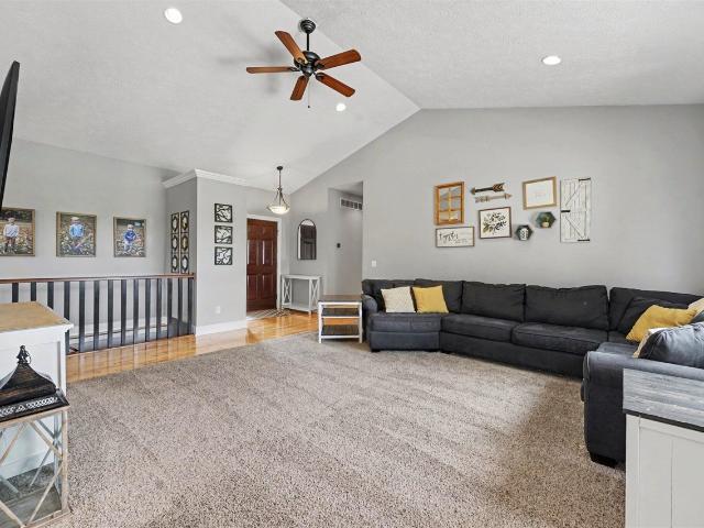 3883 Kentucky Lane