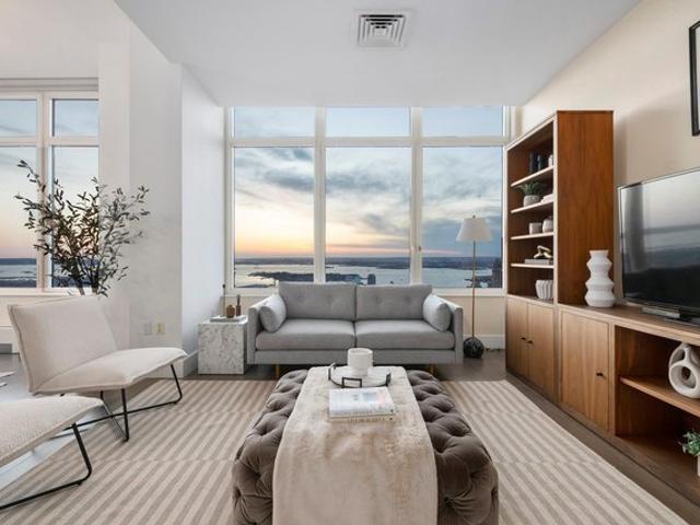 388 Bridge St Ph 49A, Brooklyn, NY 11201