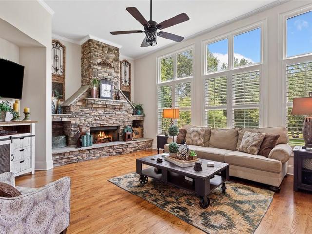 388 Golf Crest Dr, Acworth, GA 30101 | MLS #7698