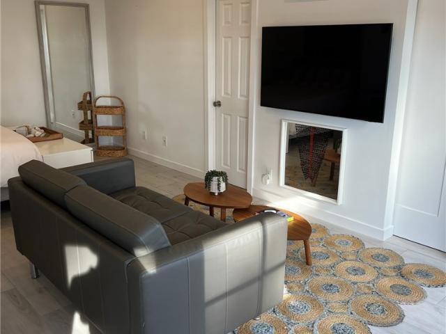 388 Hawthorne Rd A