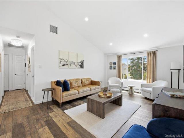 3894 Nancy Lane
