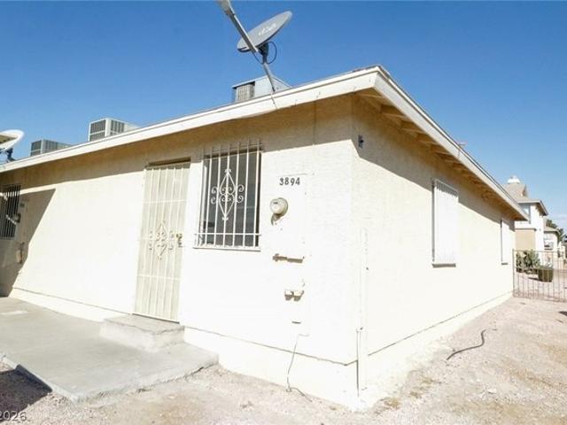 3894 Soda Springs Dr, Las Vegas, NV 89115