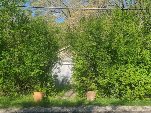 38950 N Hickory St, Lake Villa, IL 60046