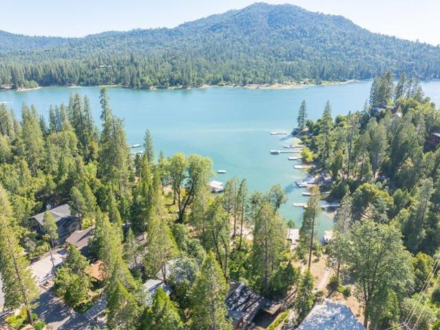 38954 Lake Point Ct, Bass Lake, CA 93604