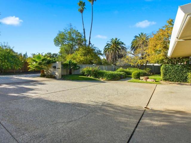 3895 Fair Oaks Boulevard