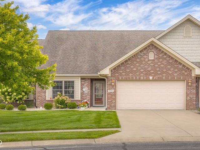 3890 Naples Dr, Columbus, IN 47203