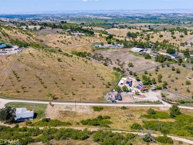 3890 Hillcrest Dr, Templeton, CA 93465 | MLS #NS26089 | Compass