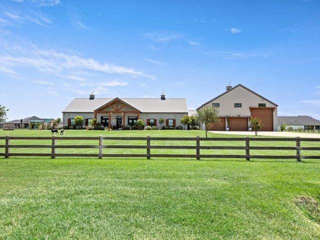 3890 S Pine Island Rd, Beaumont, TX 77713