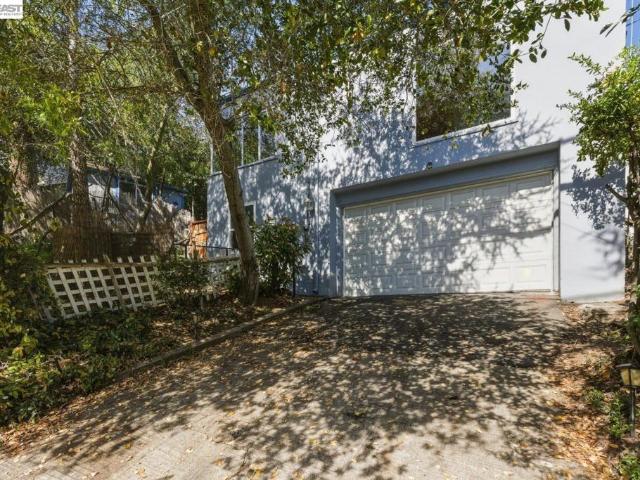 3890 Serrano St