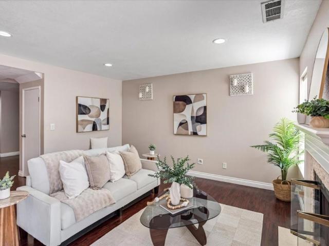 38921 Cherry Glen