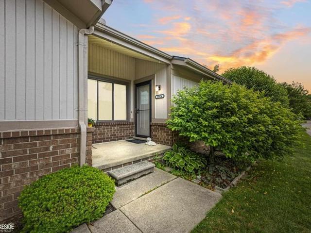 38924 E Windmill Pointe Dr, Clinton Township, MI 48038