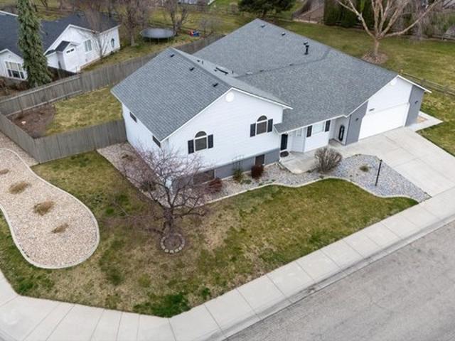 3892 E Eisenhower Dr, Meridian, ID 83642