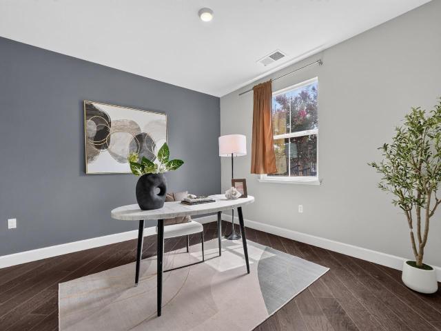 38939 Snapdragon Place