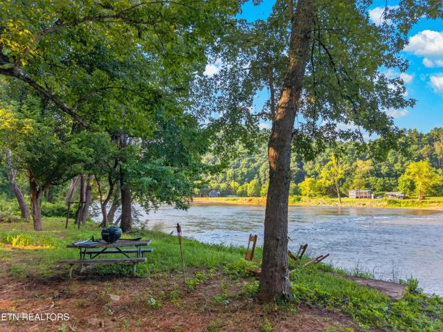 3893 E Hwy 25 70
