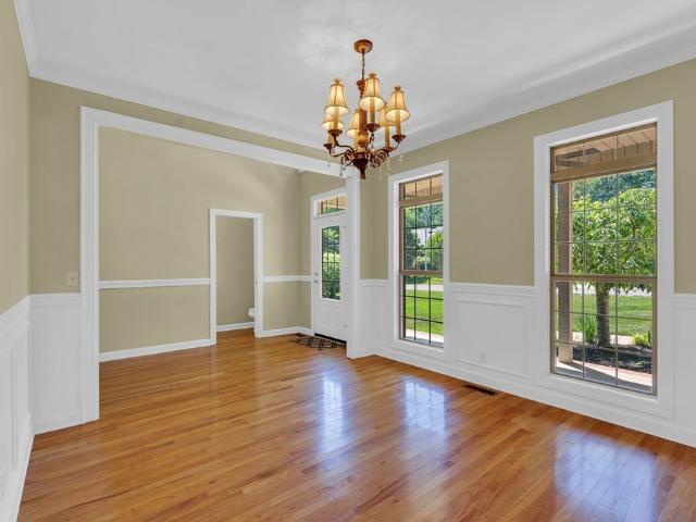 389 Avey Cir