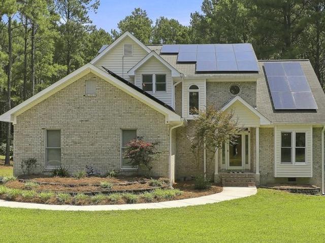 389 Dewar St, Fuquay Varina, NC 27526