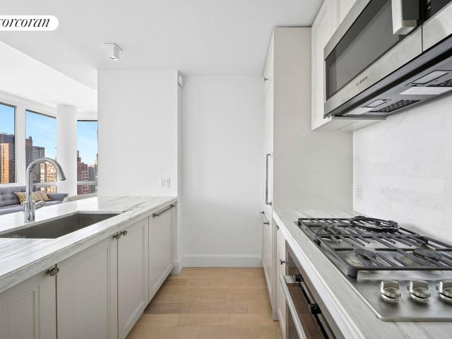 389 E 89TH Street 32D