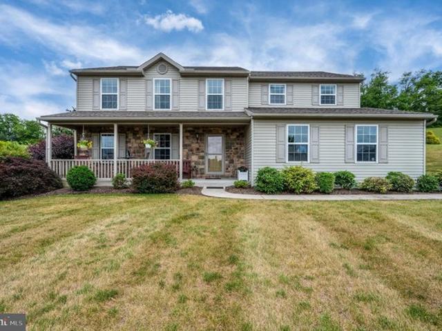 389 Eagleview Dr, Mohrsville, PA 19541