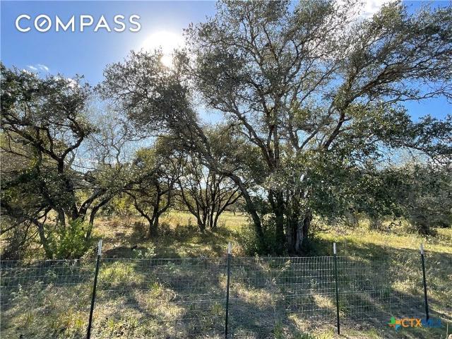 389 Hausmann Rd, Cuero, TX
