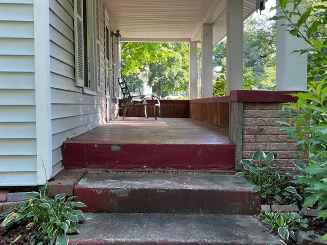 389 Hillsdale Street