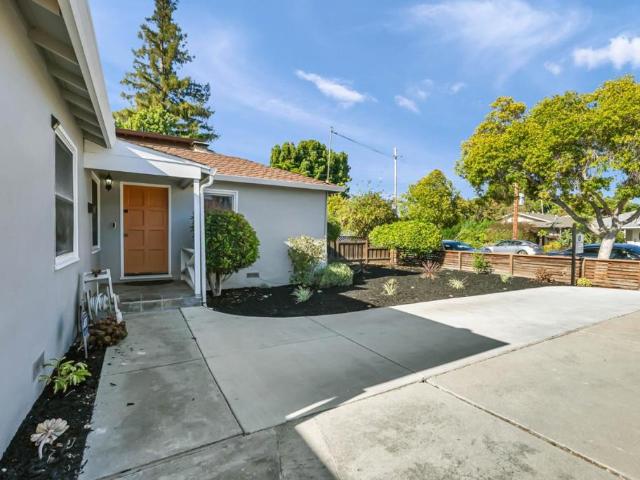 389 Lastreto Avenue