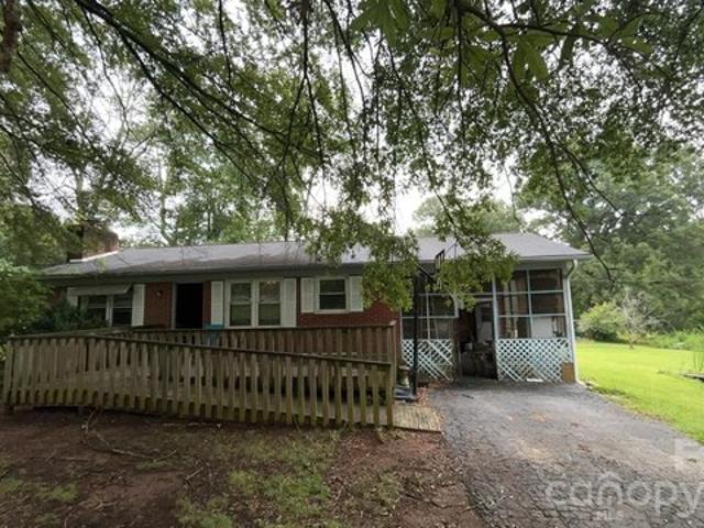 389 Midway Lake Rd, Mooresville, NC 28115