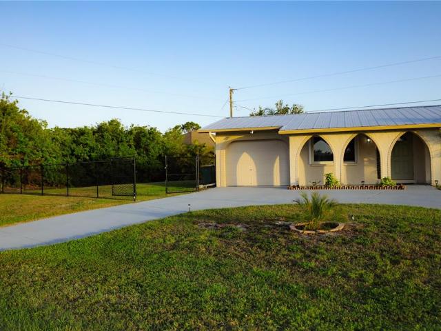 389 Millport St NW, Port Charlotte, FL 33948 | MLS #A4647
