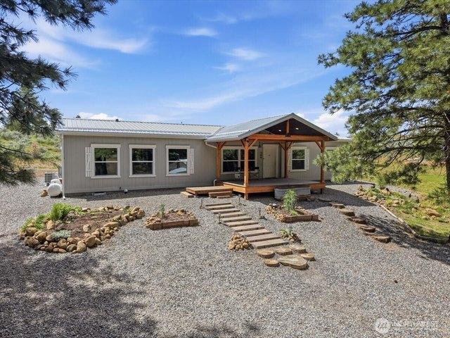 389 Muledeer Rd, East Wenatchee, WA 98802