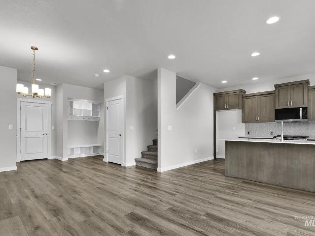 389 N Fritts Ave