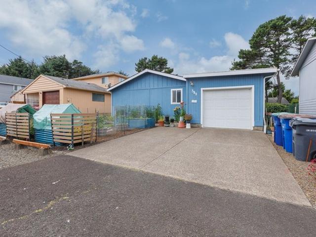 389 SE Inlet Ave, Lincoln City, OR 97367