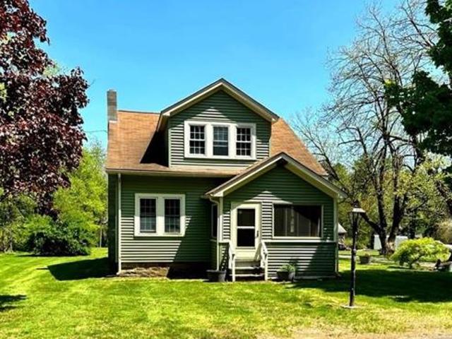 389 Pompeo Rd, Thompson, CT 06255