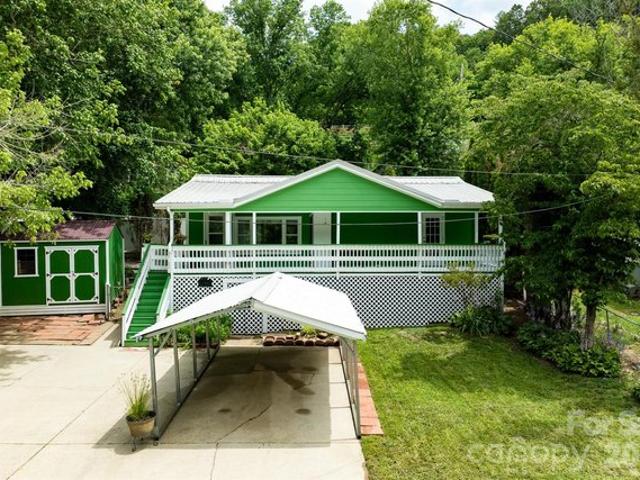 389 Rollins Rd, Marshall, NC 28753