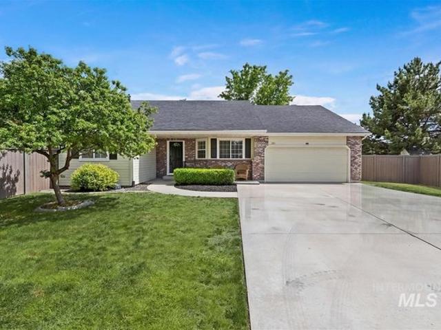 389 W Bosanka Dr, Eagle, ID 83616
