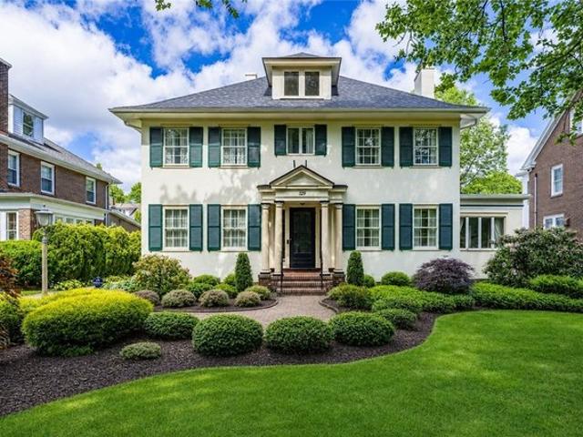 389 Yarmouth Rd, Rochester, NY 14610