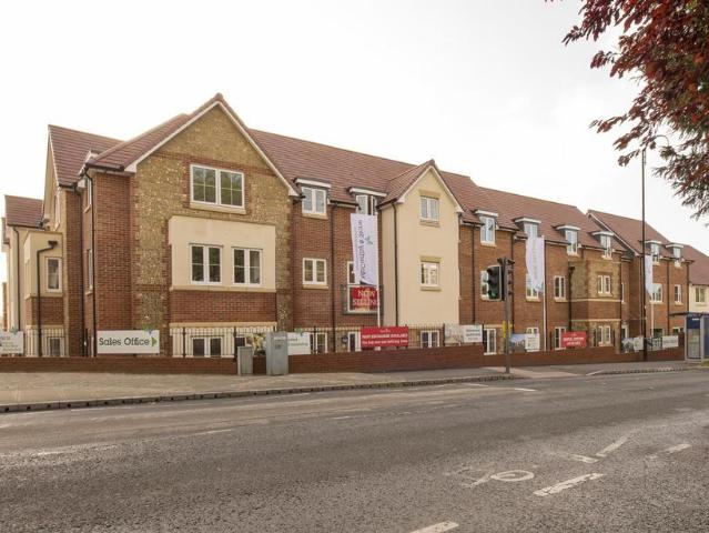 38 44 London Road, Purbrook PO7 2 bed retirement property to rent £2,150 pcm £496 pw