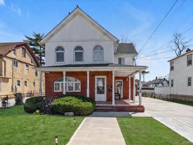 38 5th St, Valley Stream, NY 11581