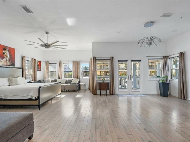 38 77th Avenue, Treasure Island, US, FL