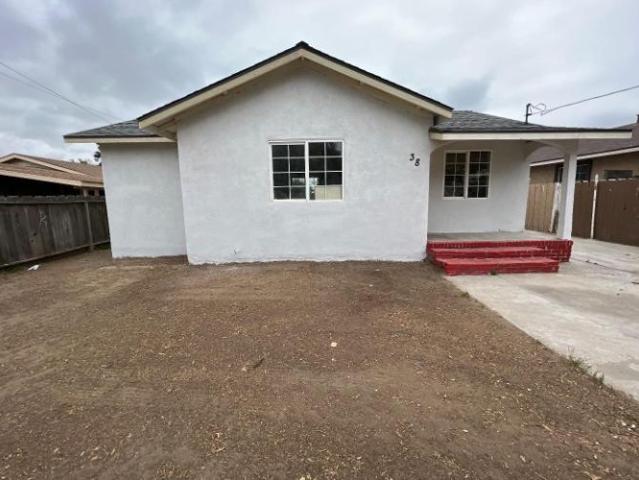 38 11th St, Greenfield, CA 93927