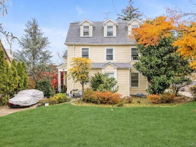 38 19 rd St, Bayside, NY 11361
