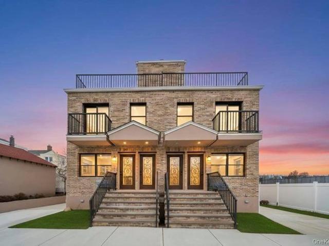 38 24 56 St, New York, NY 11377
