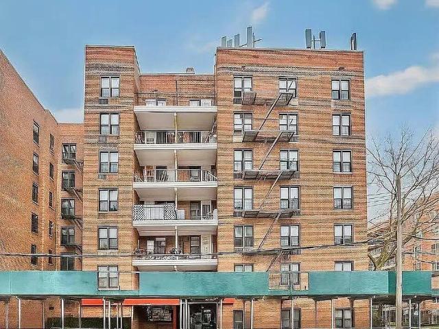 38 25 Parsons Boulevard, Unit 4I