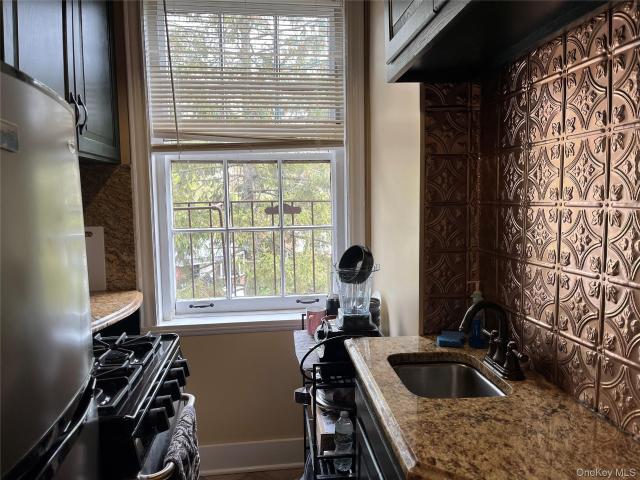 38 30 Douglaston Parkway 4C