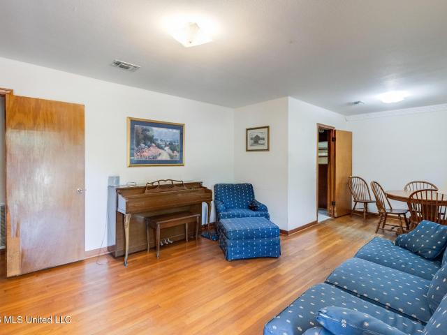 38 30th Street