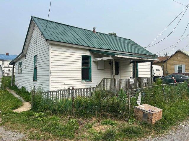 38 Third St, Shinnston, WV 26431